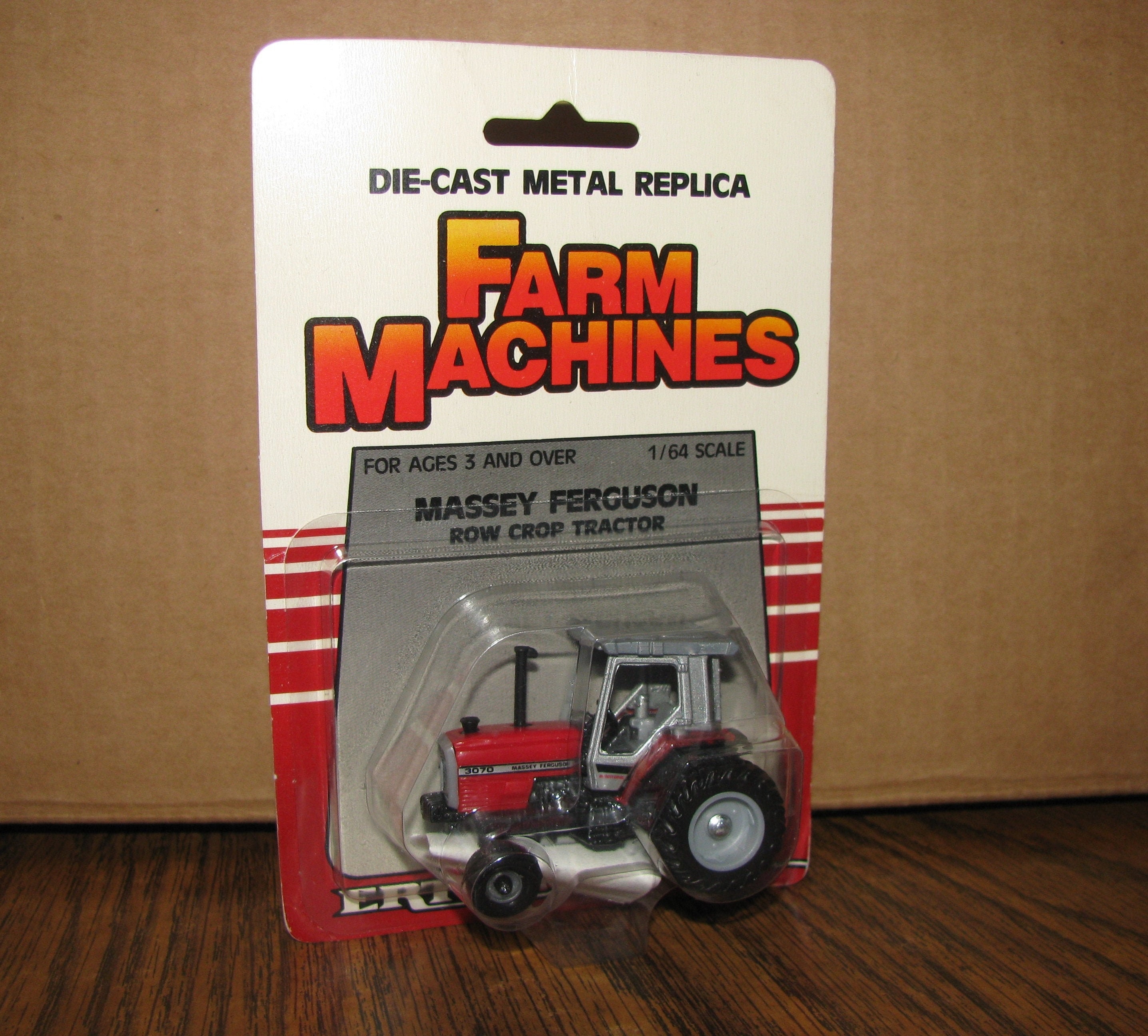 Massey Ferguson 3070 Row Crop Tractor With Cab 1/64 ERTL Toy 1777 Die Cast Metal Collectible ...