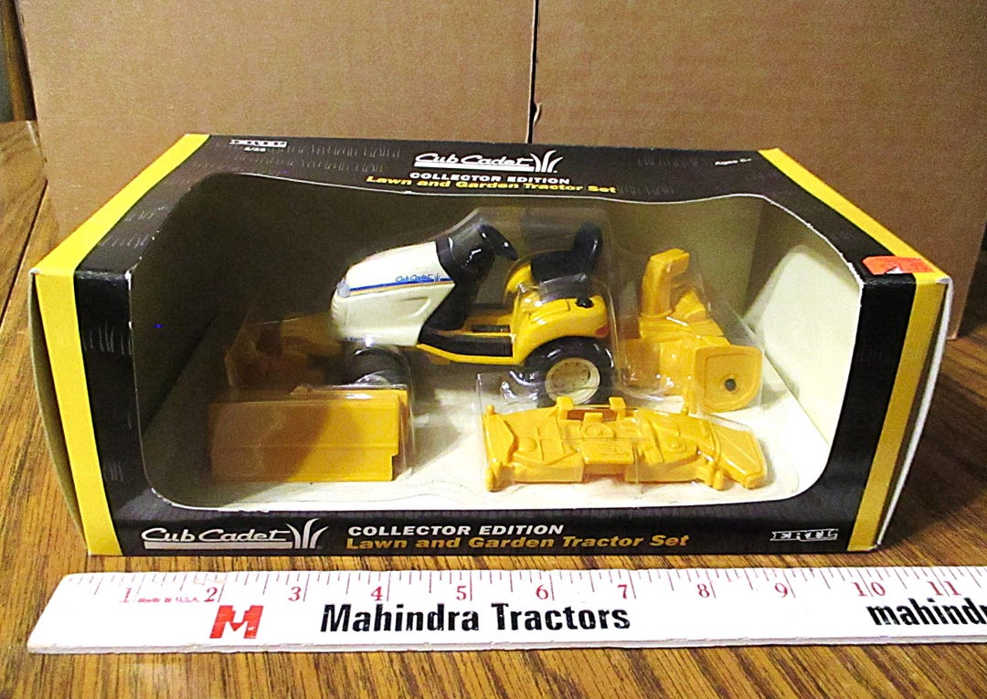 Ertl Cub Cadet 3205 Lawn Garden Tractor 1/16 Toy Set Ertl #13031A Die ...
