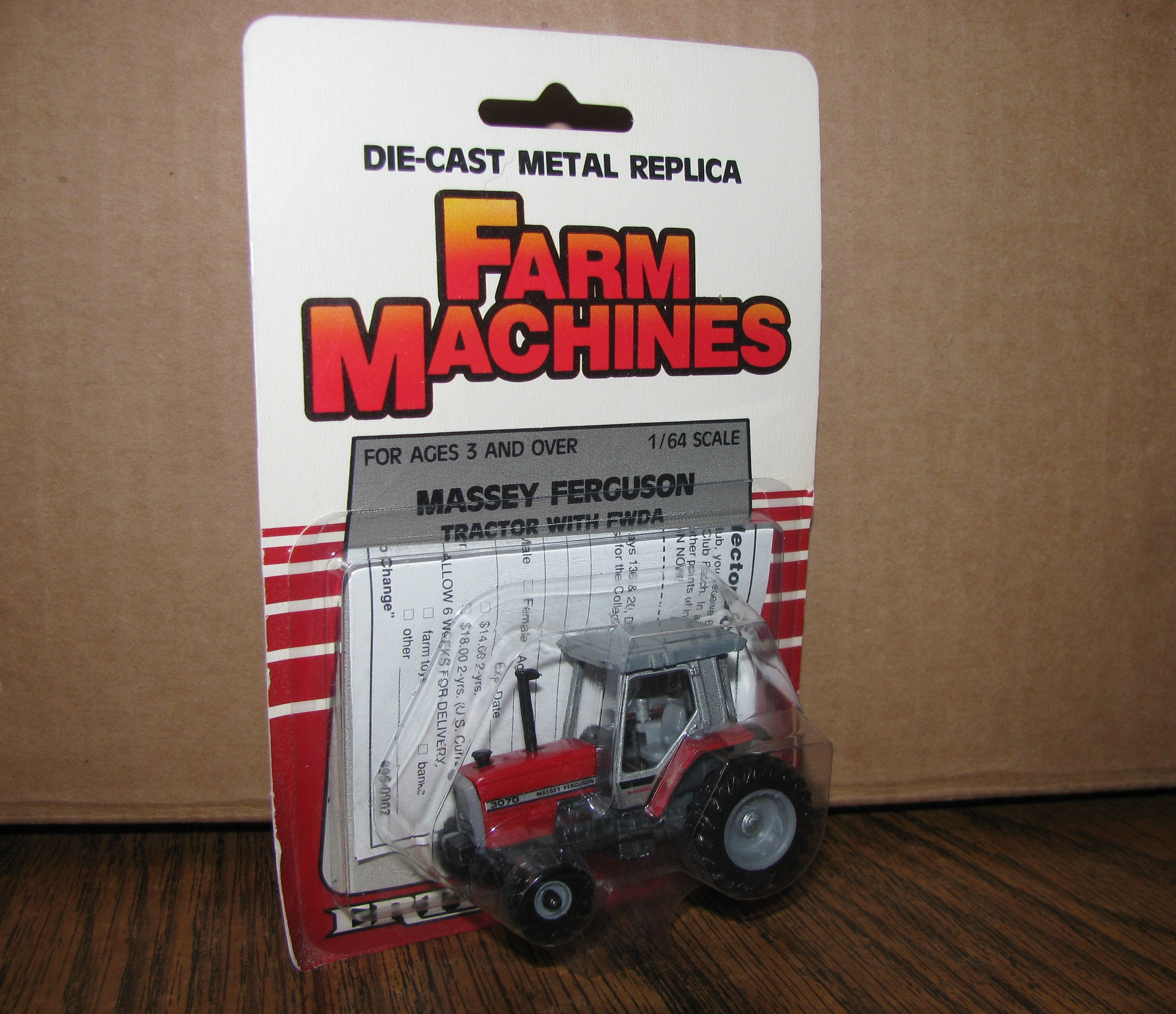 Massey Ferguson 3070 Row Crop Tractor With Cab & FWDA 1/64 ERTL Toy 1107 Die Cast Metal ...