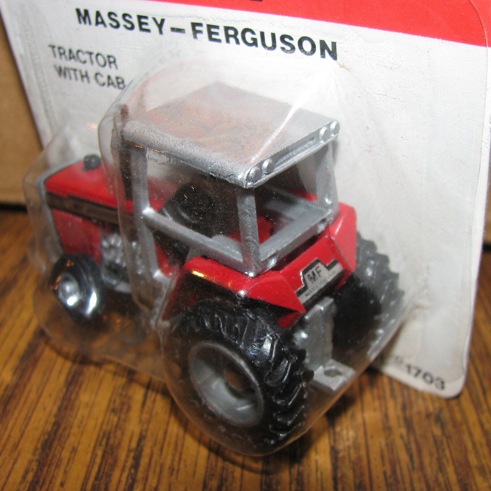 Massey Ferguson 2775 Row Crop Tractor With Cab 1/64 ERTL Toy #1622 Die ...
