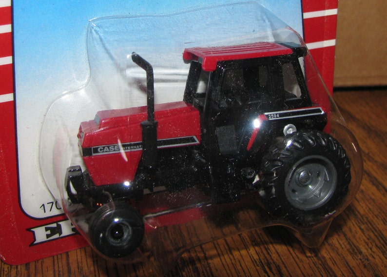 Case IH International 2594 Row Crop Tractor With Cab 1/64 ERTL Toy #227 ...