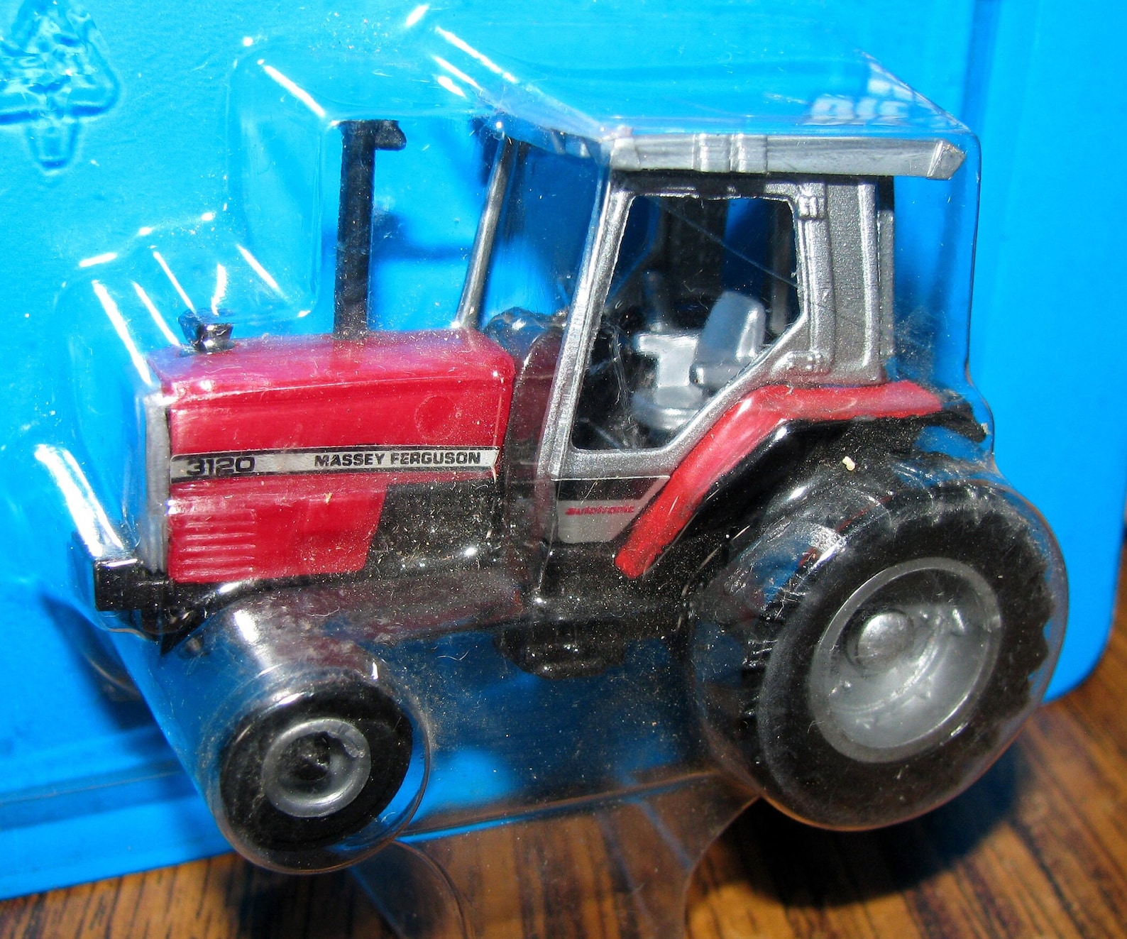Massey Ferguson MF 3120 Row Crop Tractor With Cab 1/64 Ertl Toy #1177 ...