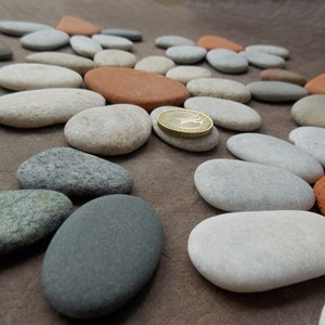 50 Flat Smooth Oval & Round Colourful Beach Stones for Pebble Art and ...