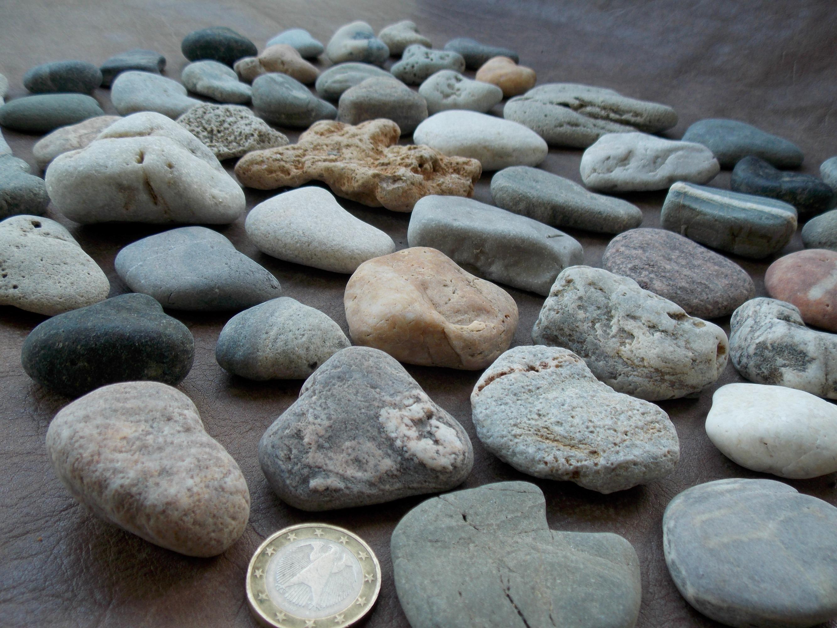50 Big Love Stones; Natural Heart Shaped Sea Rocks; Beach Wedding Decor ...