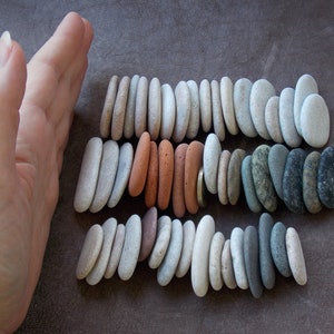 50 Flat Smooth Oval & round Colourful beach stones for pebble | Etsy