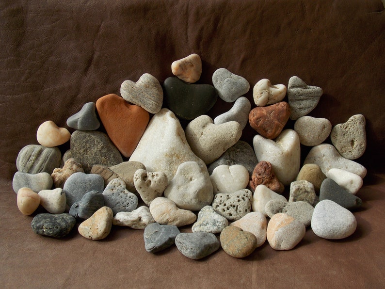 50 Big love stones Natural heart shaped sea rocks Beach | Etsy