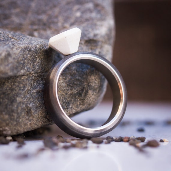 Women's carbon fiber wedding ring store