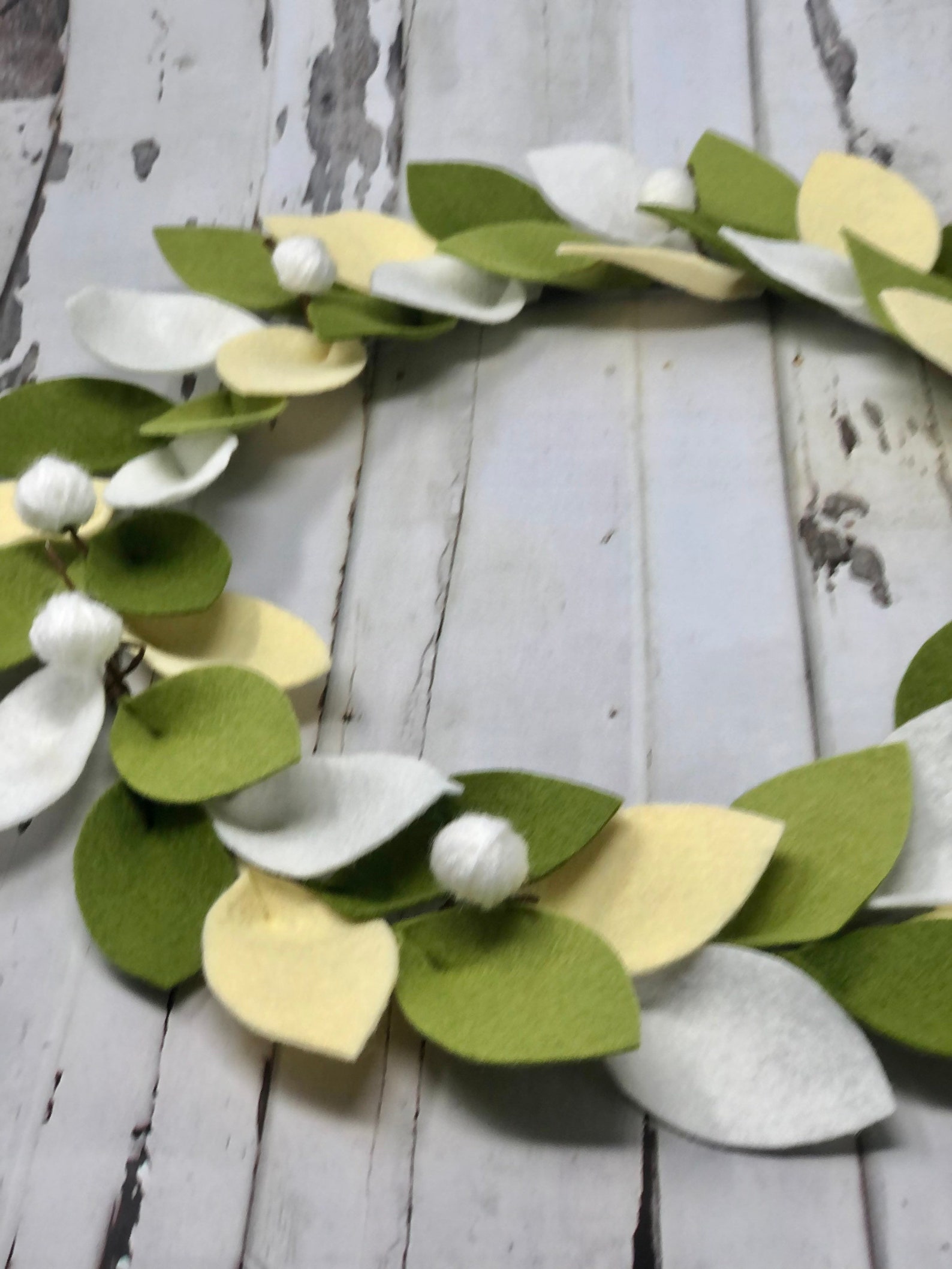 Contemporary Modern Felt and Yarn Ball Spring Wreath feltwreath - Etsy