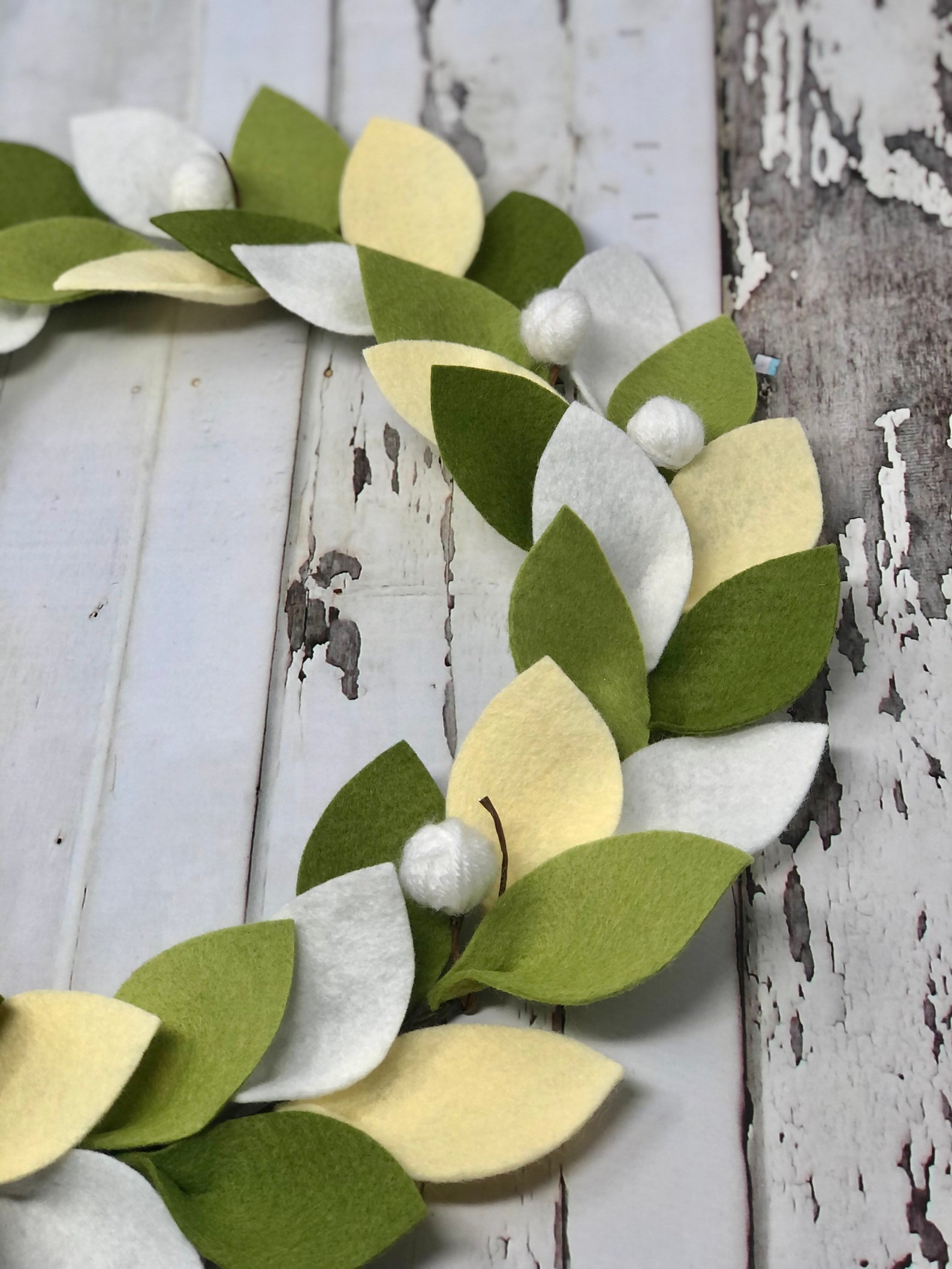 Contemporary Modern Felt and Yarn Ball Spring Wreath feltwreath - Etsy