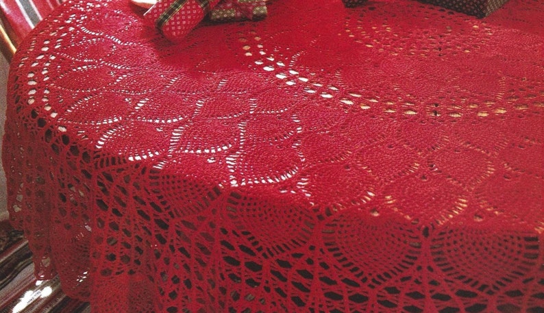 Vintage Christmas Crochet Pattern Pineapple Lacy Round Tablecloth PDF ...