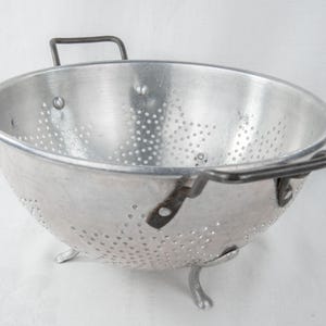 Vintage Metal Strainer; Aluminum Star Colander - Etsy