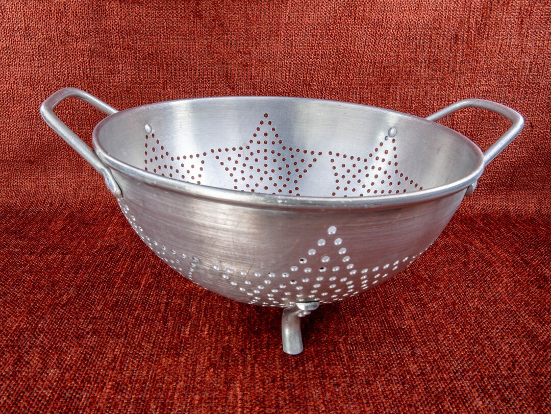 Vintage Aluminum Colander; Metal Strainer With Star Cutouts - Etsy