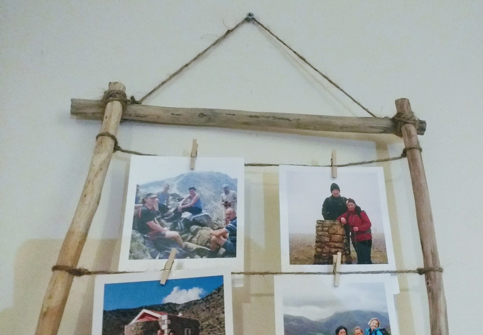 Driftwood Photo Frame Farmhouse Peg and String Photo Display | Etsy UK