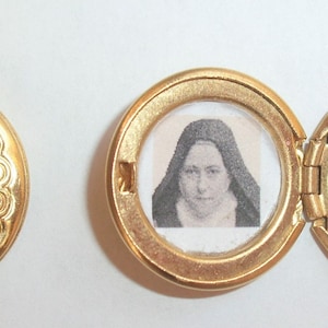 St Therese of Lisieux Relic Locket- Stunning! - Etsy