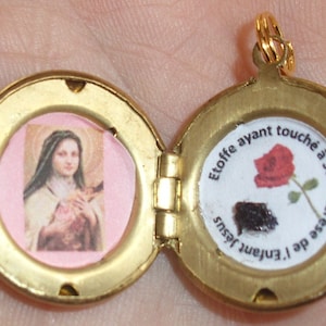 St Therese of Lisieux Red Rose Enameled Front Relic Locket- Gorgeous ...