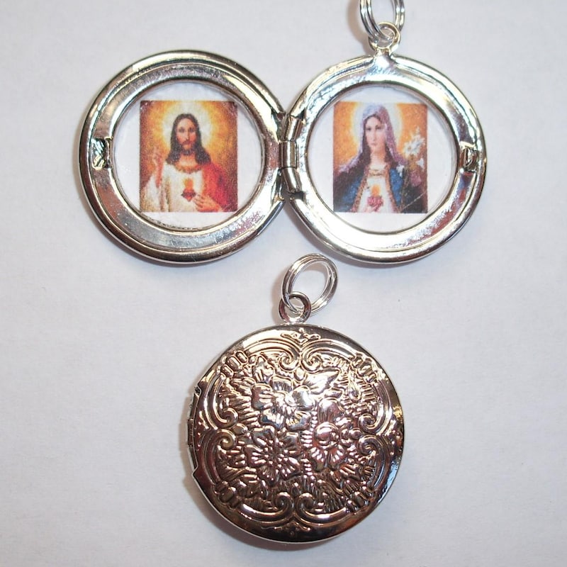 Virgin Mary Locket - Etsy