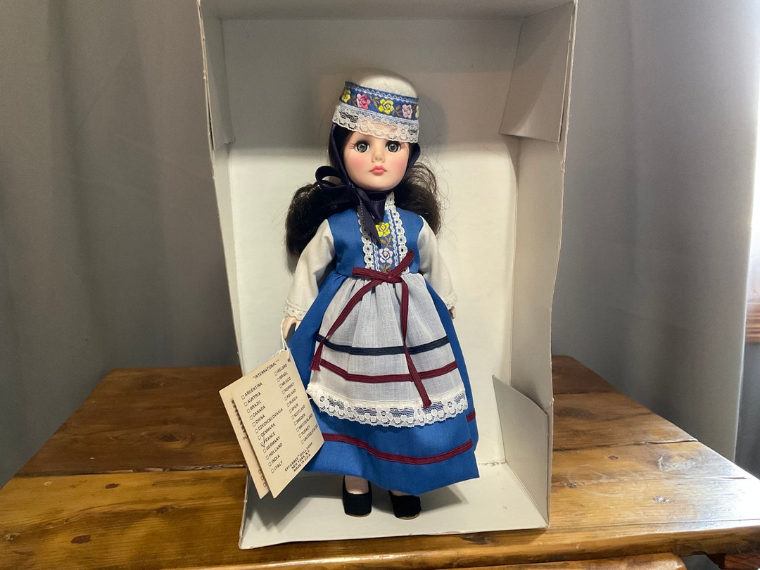 1970’s Effanbee International Dolls #1102 France 11” Doll in Original ...