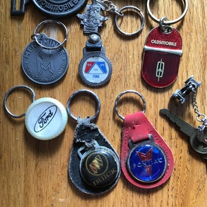 Vintage Advertising Key Chains- Lot of 10- Harley Davidson- Oldsmobile ...