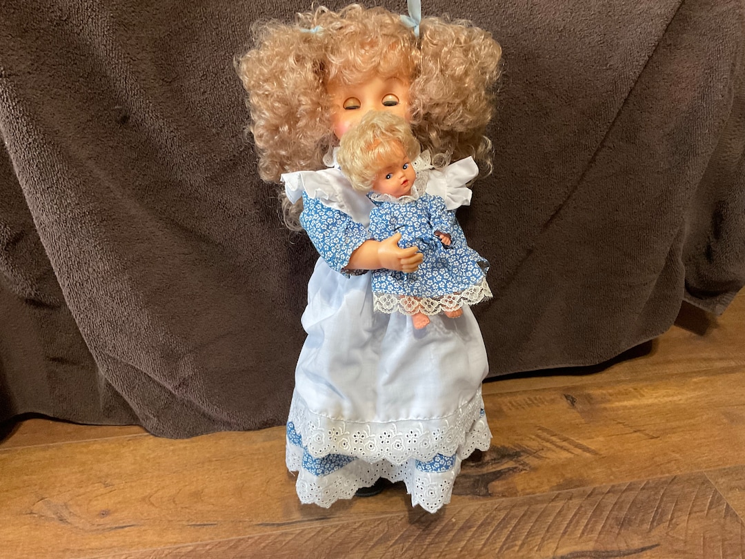 Sankyo 18” June & Julie Musical Rocking Doll Doll Moves and Opens Eyes ...