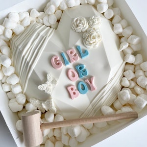 Baby Announcement / Gender Reveal/breakable Chocolate Heart / Baby Gift ...