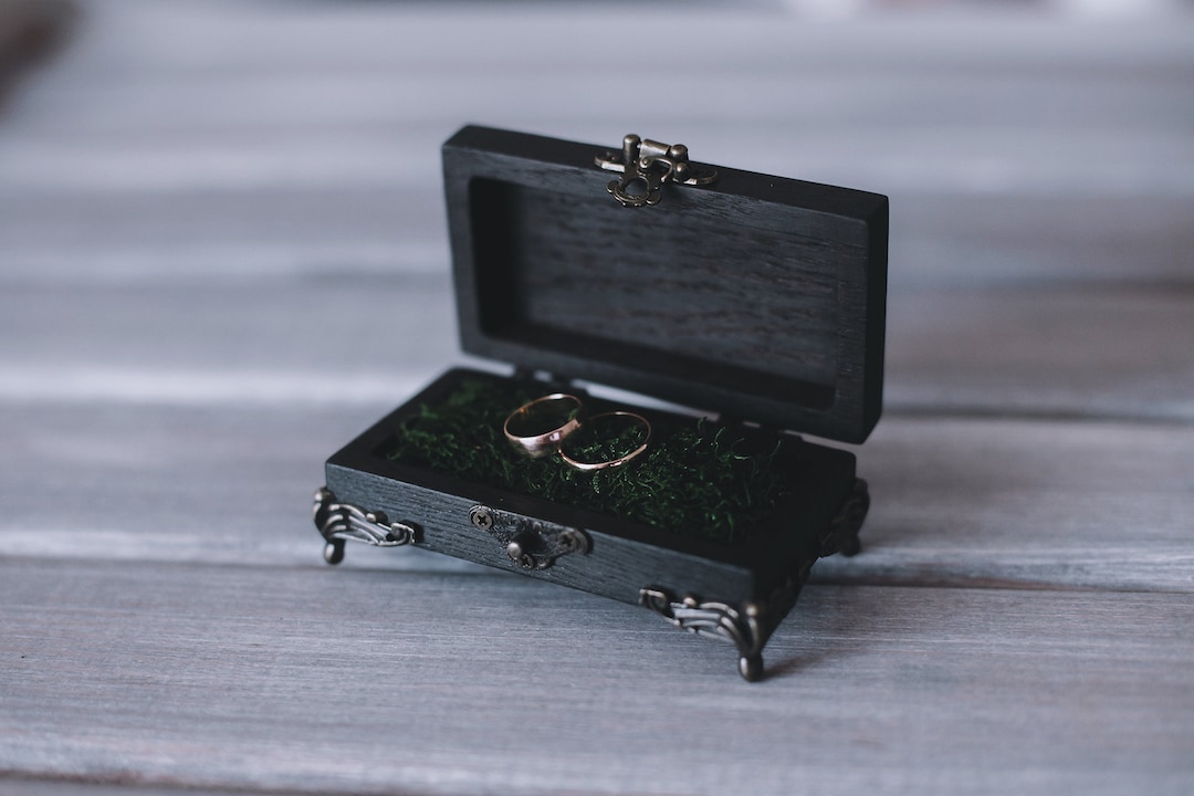 Gothic Black Ring Box – Dark Wood Wedding Ring Holder - Etsy