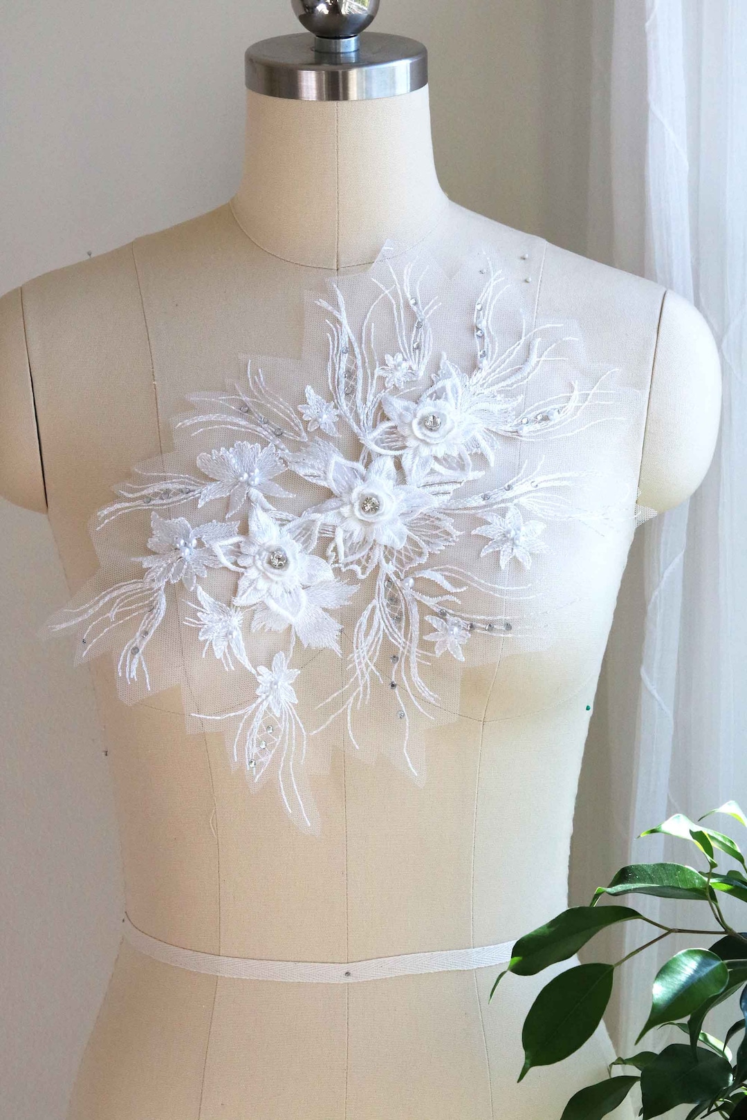 A161-b off White 3D Lace Appliqué, Rhinestone Lace Applique, Dancing ...
