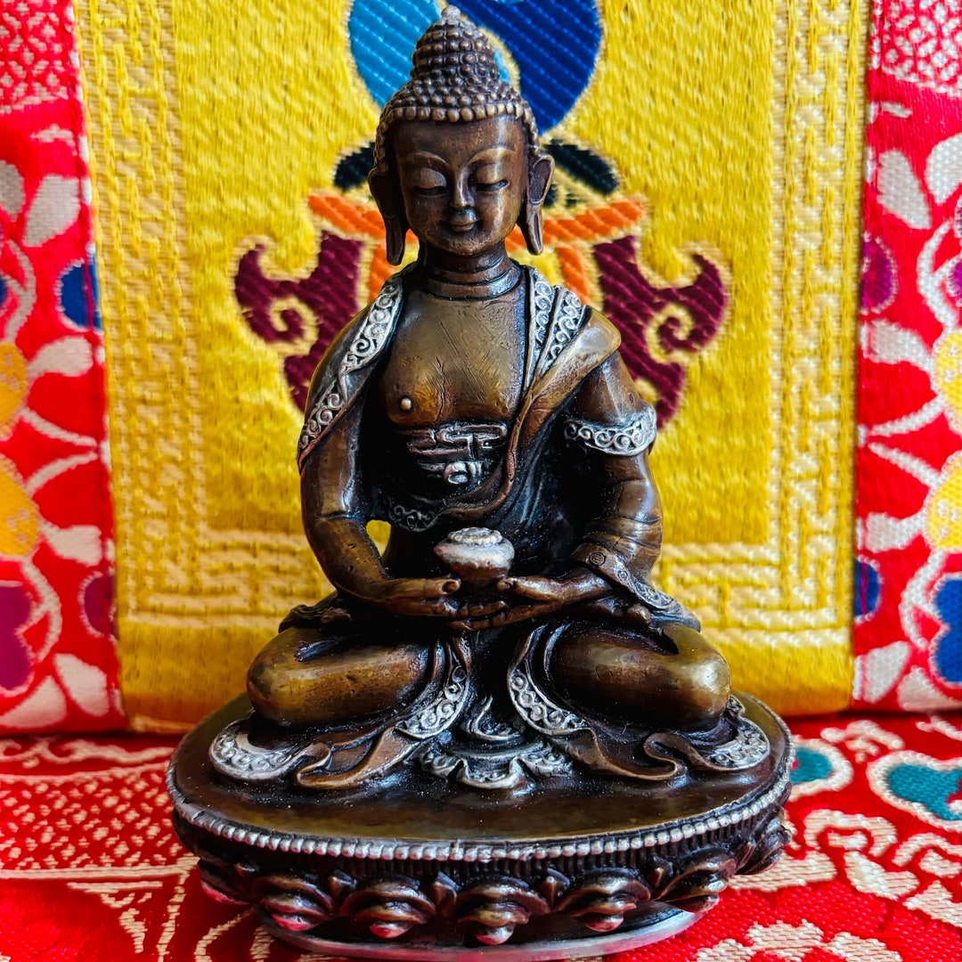 Tibetan Buddhist Statue, Buddha Shakya Muni, Meditating, Peaceful ...