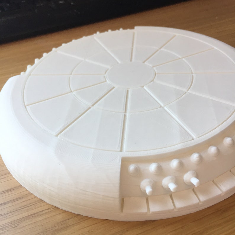 HOLOCHESS - STAR WARS - Dejarik Holo Chess Board - Worldwide Delivery ...