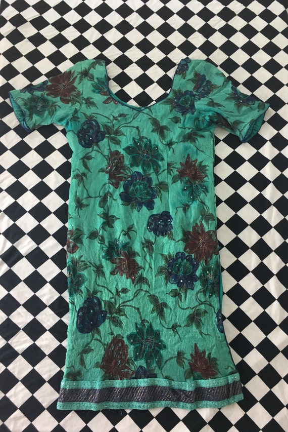 Beautiful embroidered asian dress - Gem
