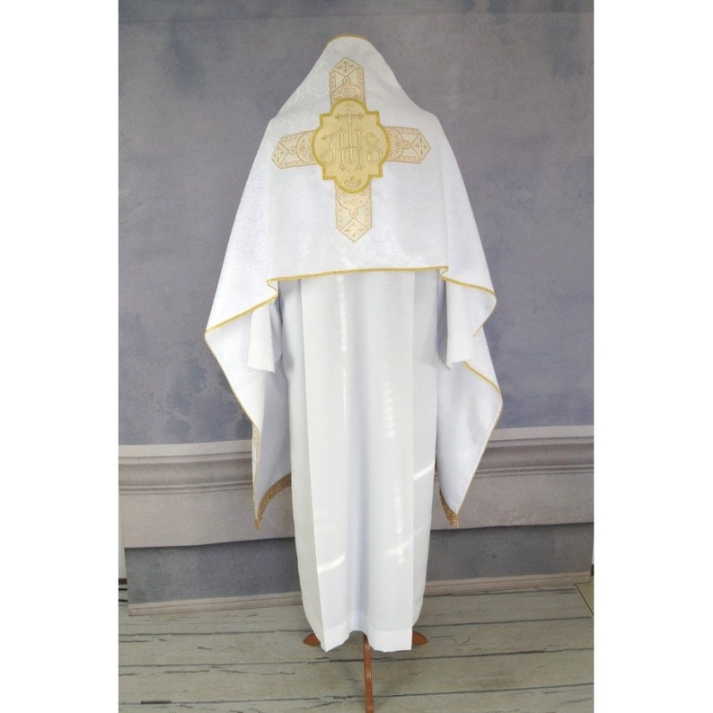 Humeral Veil - White Veil , Vestments for Priest, Liturgical Chasuble ...