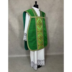Roman Style Fiddleback Chasuble With a Maniple, Burse and Chalice Veil ...