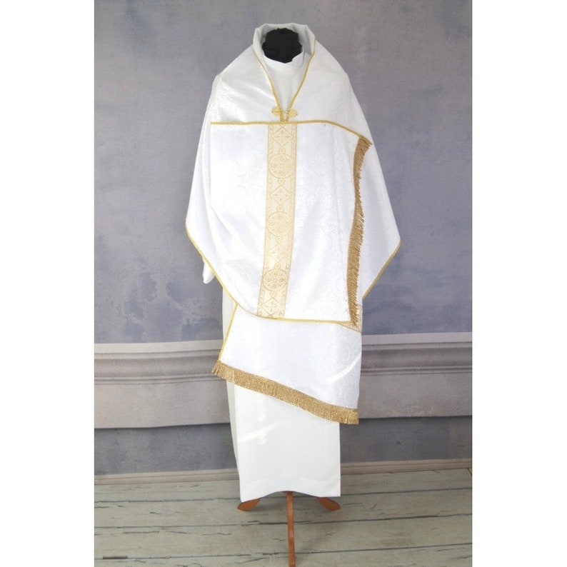 Humeral Veil - White Veil , Vestments for Priest, Liturgical Chasuble ...