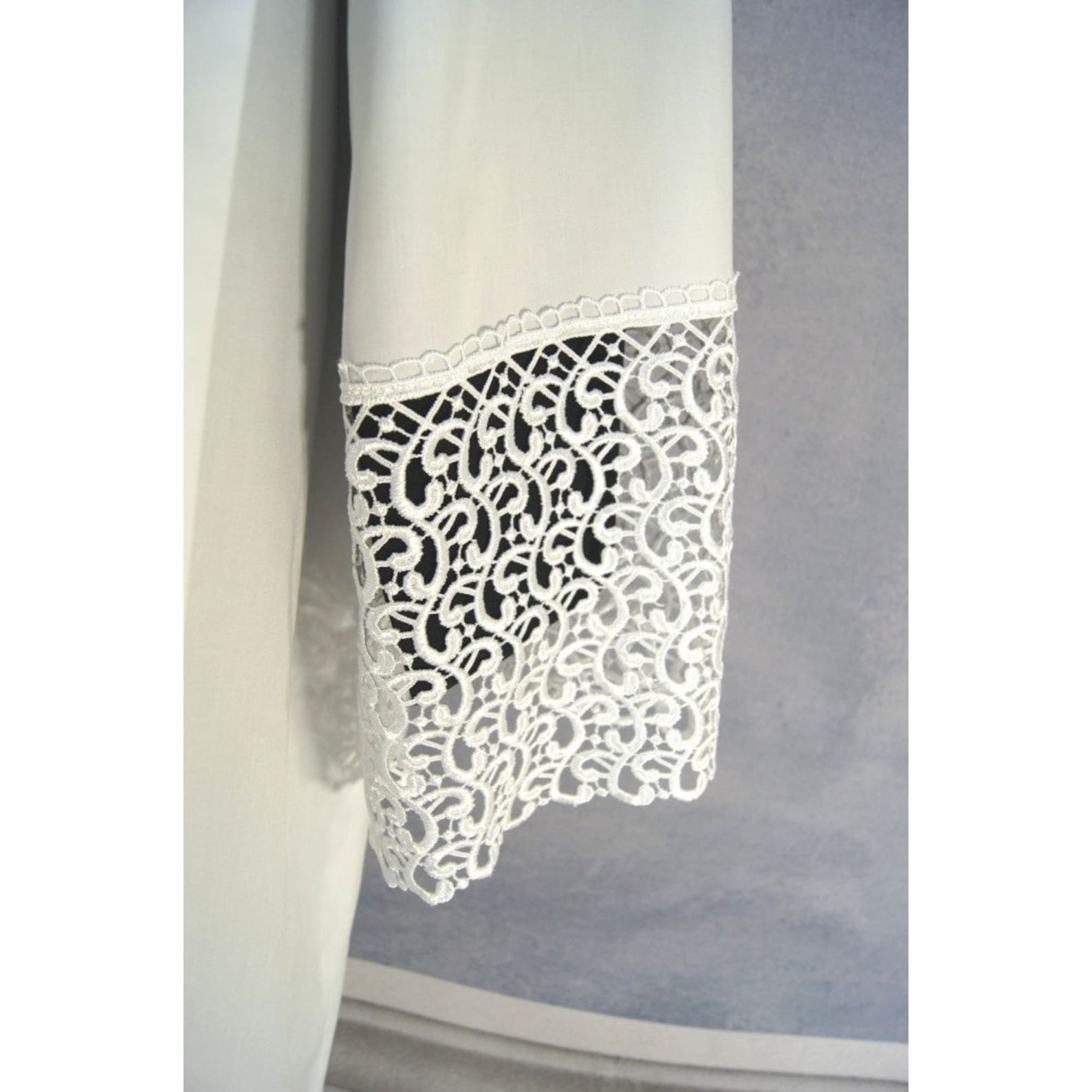 Traditional Priest Alb With Pleats, White Alb, Albs for Priest ...