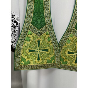 Roman Style Fiddleback Chasuble With a Maniple, Burse and Chalice Veil ...