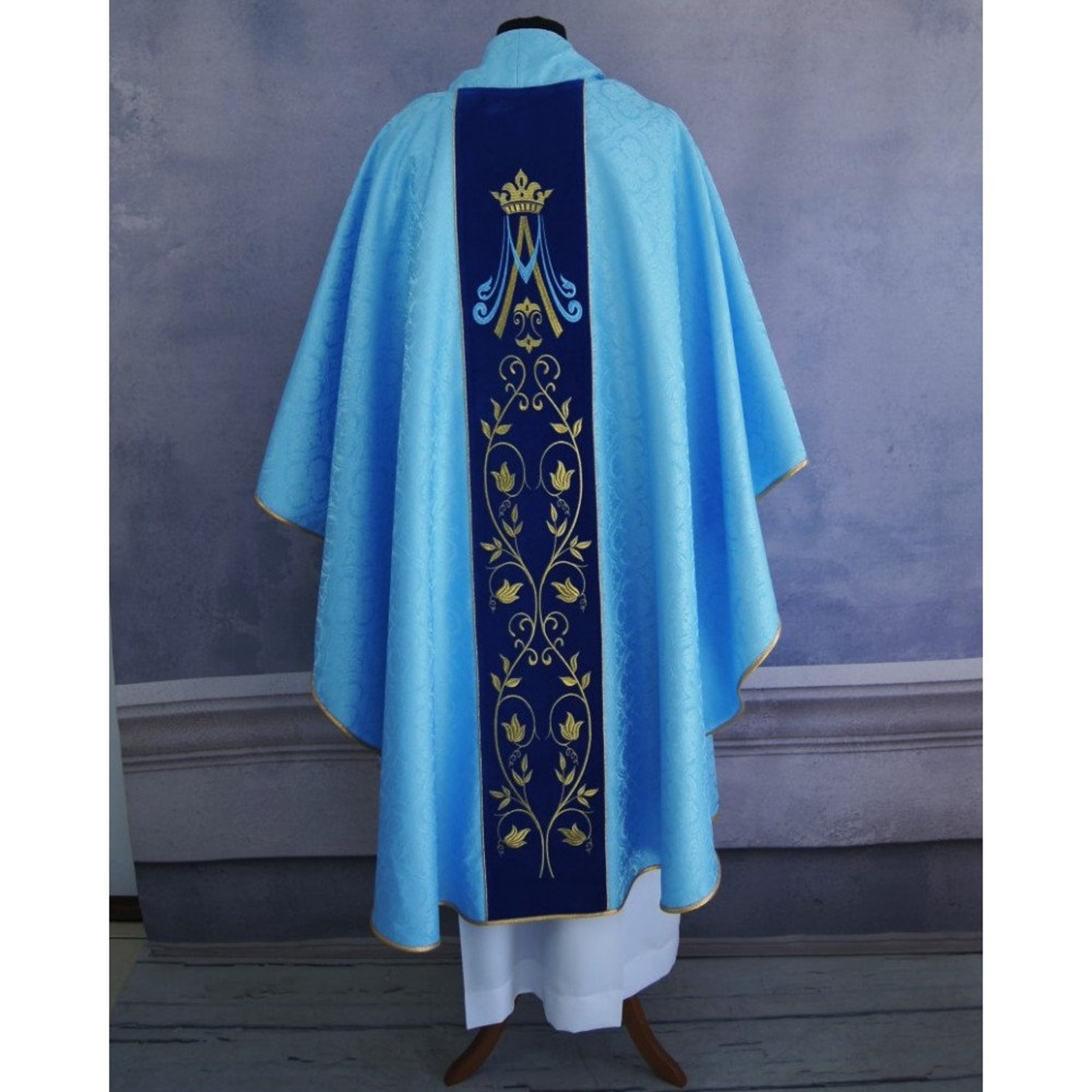 Vestments Marian - Chasuble, Blue Chasuble, Vestments for Priest ...