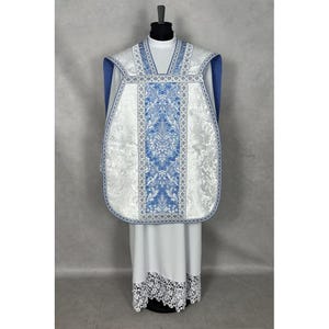 Roman Style Fiddleback Chasuble With a Stole, Maniple, Burse and ...