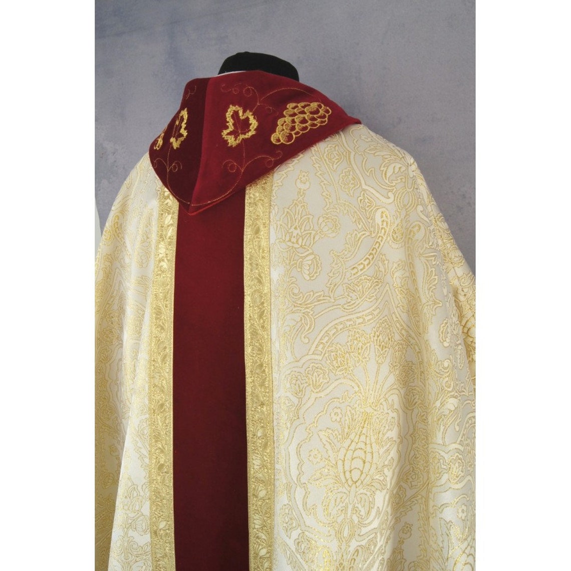 Vestment Gold Gothic Style Chasuble With a Matching Stole - Etsy
