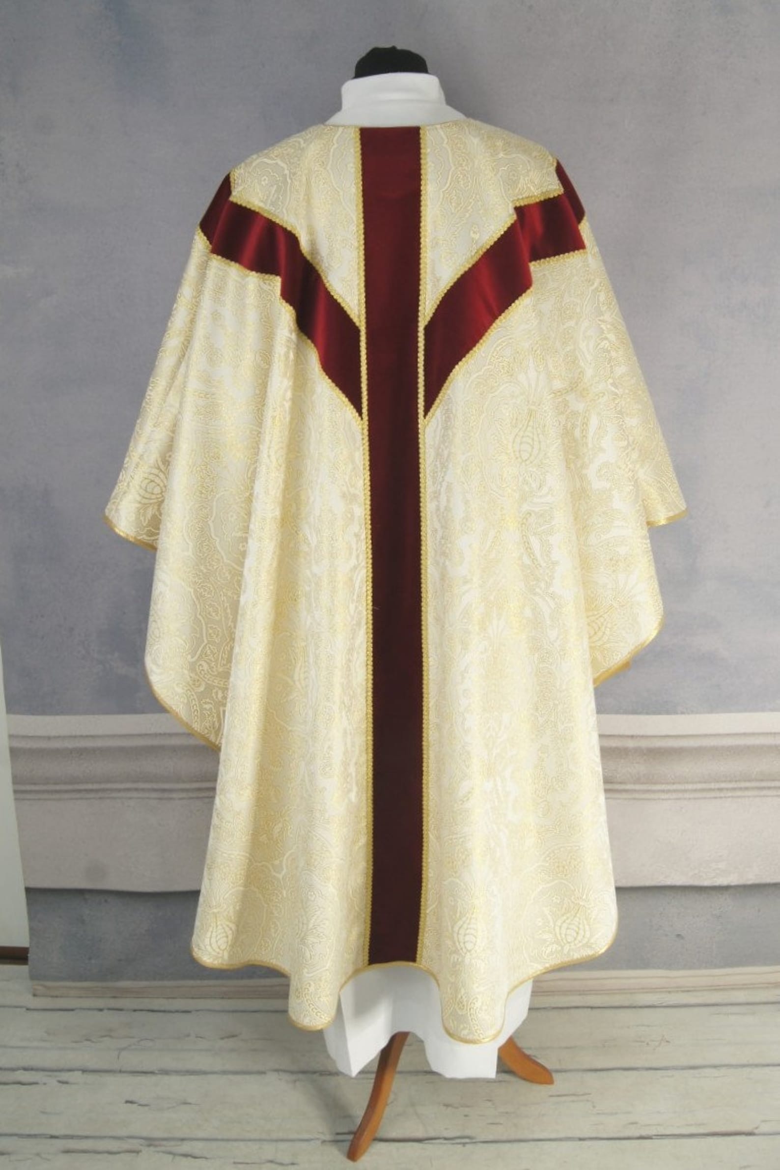 Vestment Gold - Traditional Semi Gothic Style Chasuble With a Matching ...