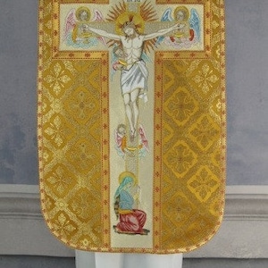 Roman Style Fiddleback Chasuble With a Maniple, Burse and Chalice Veil ...