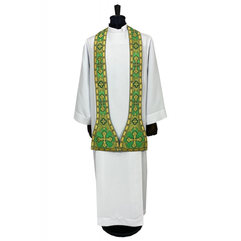 Roman Style Chasuble With a Maniple, Burse and Chalice Veil. Vestments ...