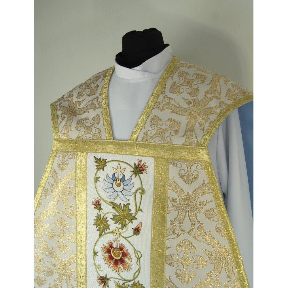 Roman Style Fiddleback Chasuble With a Maniple Burse and - Etsy