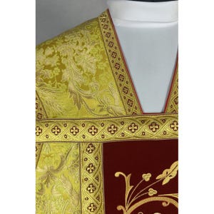 Roman Style Fiddleback Chasuble With a Maniple, Burse and Chalice Veil ...