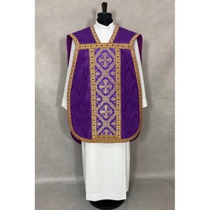 Traditional Roman Style Chasuble With a Maniple, Burse and Chalice Veil ...