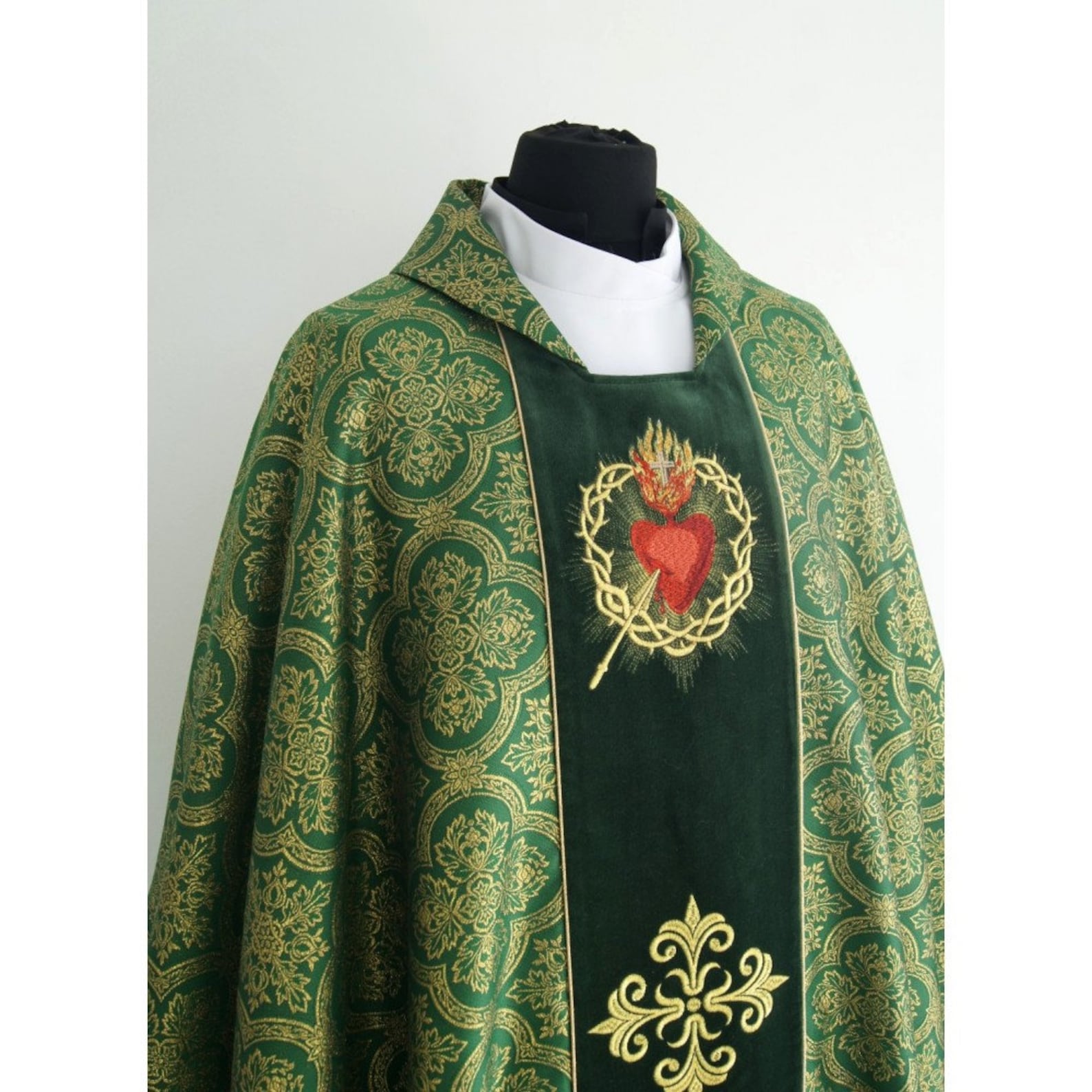 Gothic Chasuble With a Matching Stole "sacred Heart of Jesus ...
