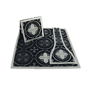 Roman Style Fiddleback Chasuble With a Maniple, Burse and Chalice Veil ...