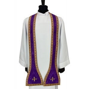 Traditional Roman Style Chasuble With a Maniple, Burse and Chalice Veil ...