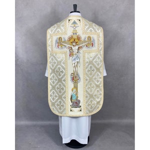 Roman Style Fiddleback Chasuble With a Maniple, Burse and Chalice Veil ...
