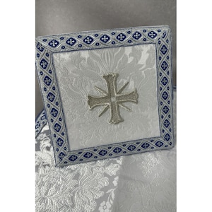 Roman Style Fiddleback Chasuble With a Stole, Maniple, Burse and ...