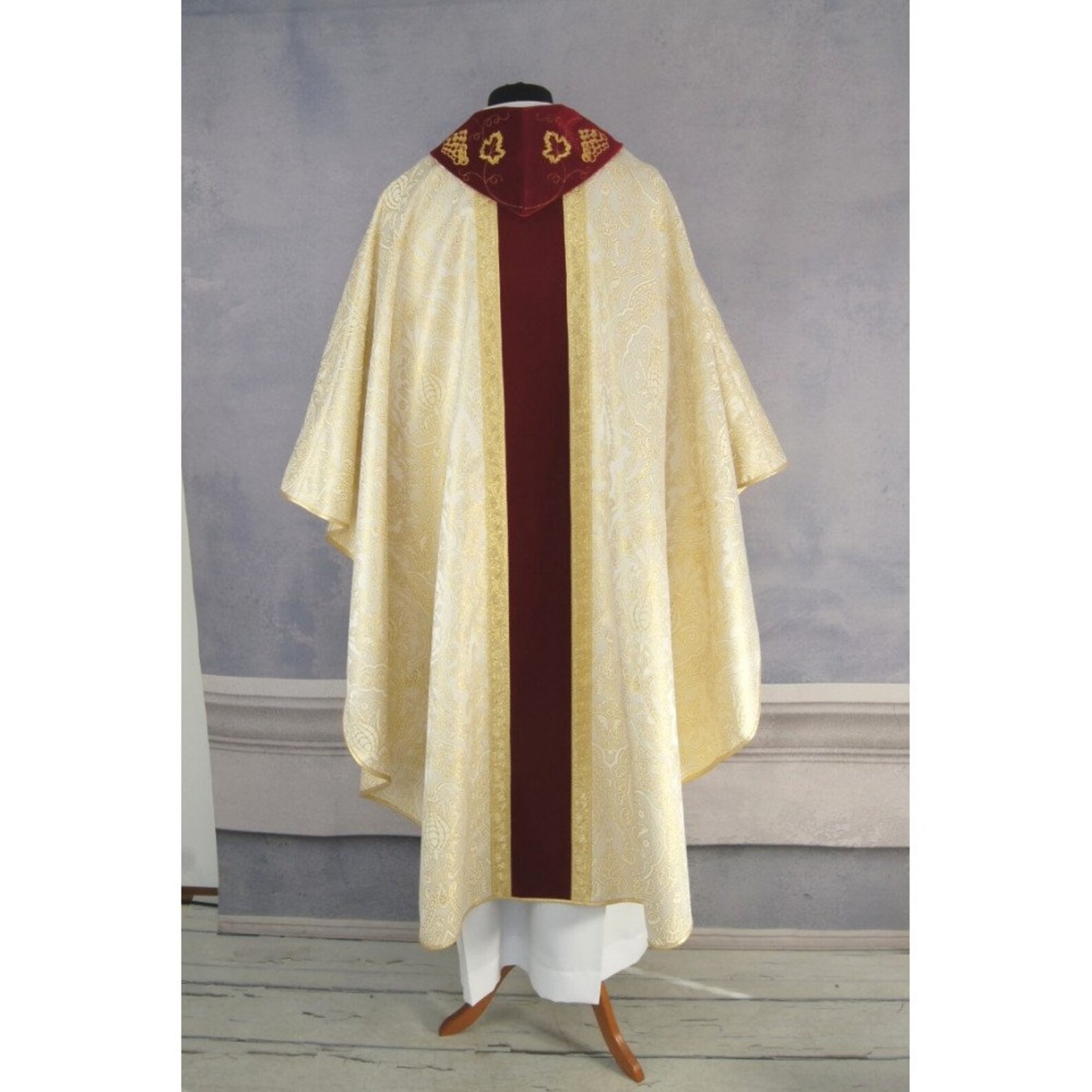 Vestment Gold Gothic Style Chasuble With a Matching Stole - Etsy