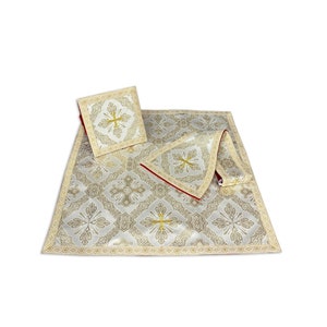 Roman Style Fiddleback Chasuble With a Maniple, Burse and Chalice Veil ...